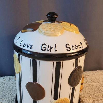 Lot 129: Vintage Girl Scout Cookie Jar | EstateSales.org