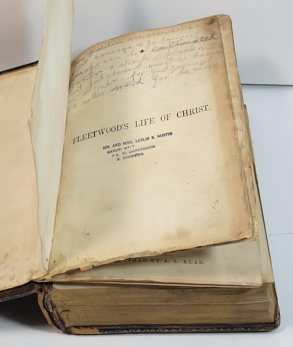 LOT28: Fleetwoods "The Life of Jesus" | EstateSales.org