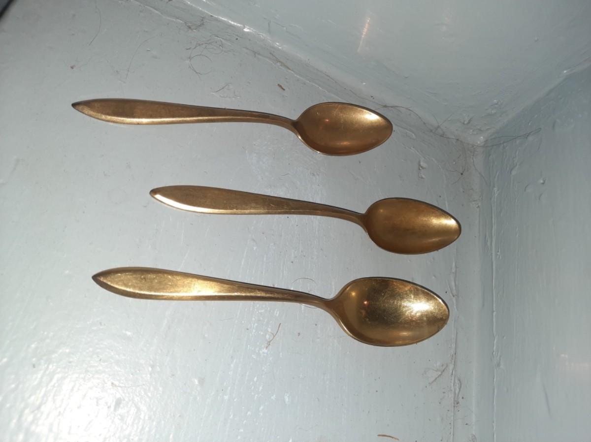 Golden Spoons | EstateSales.org