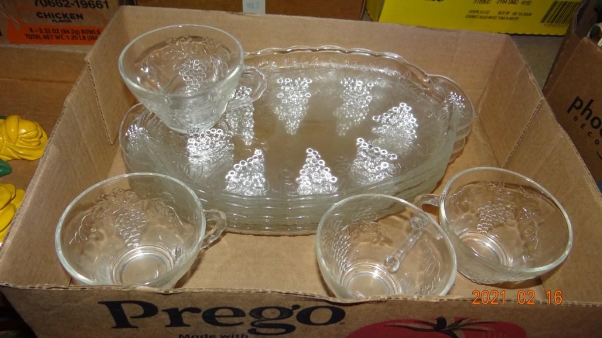 VINTAGE GRAPE GLASS SNACK PLATE AND CUPS | EstateSales.org