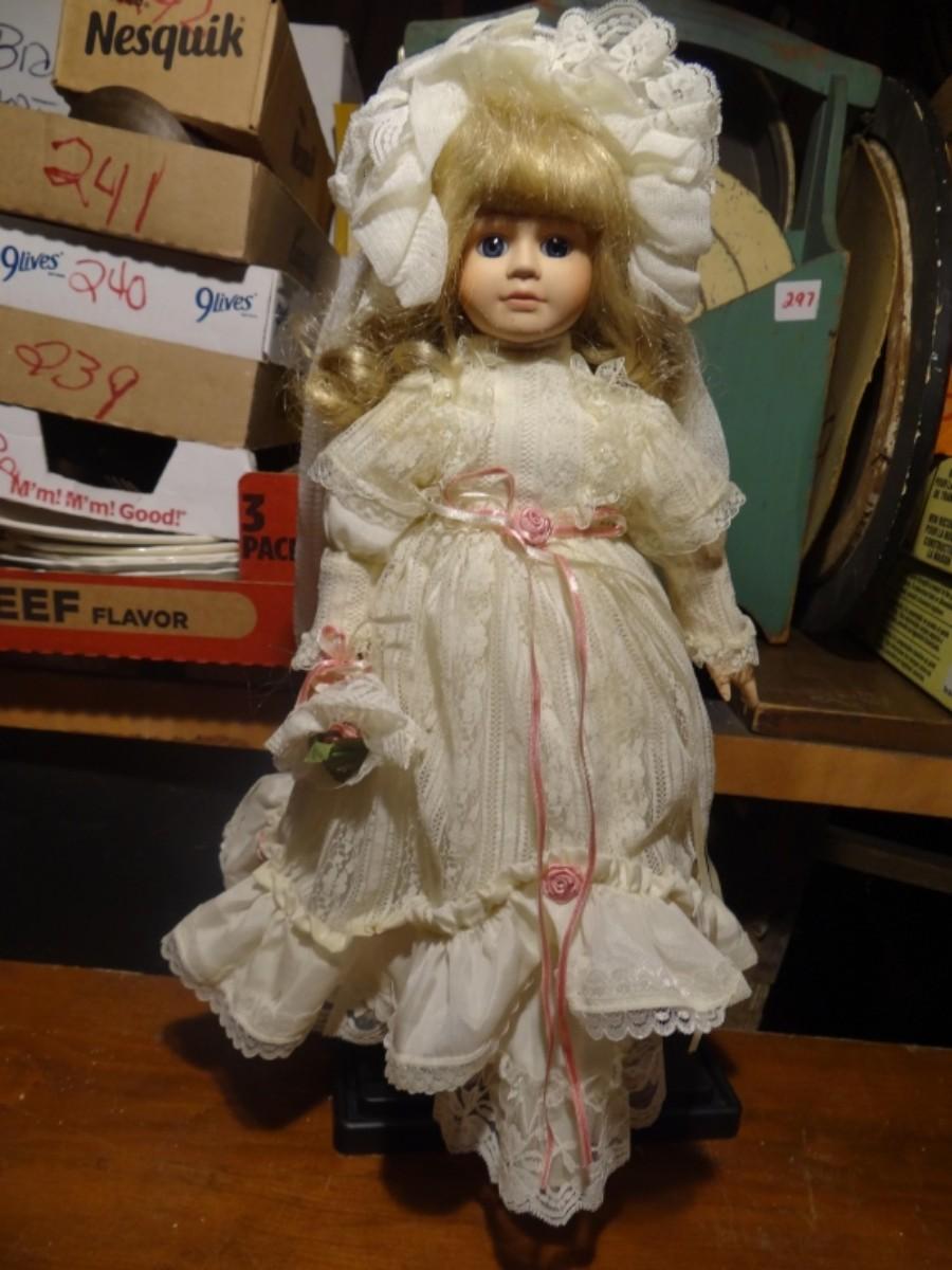 COLLECTIBLE PORCELAIN DOLLS | EstateSales.org