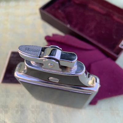 LOT:220G: Vintage Lighters Featuring Ronson King and Georgian Lighters ...