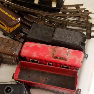 LOT 200 OLD MARX TRAIN SET | EstateSales.org