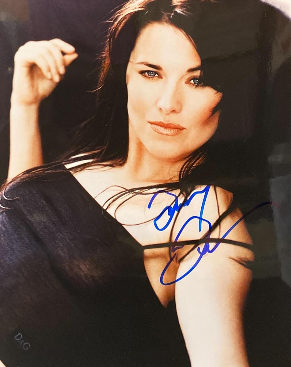 Lucy Lawless Signed Photo | EstateSales.org