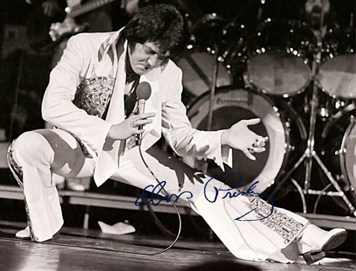 Elvis Presley facsimile signed photo reprint | EstateSales.org