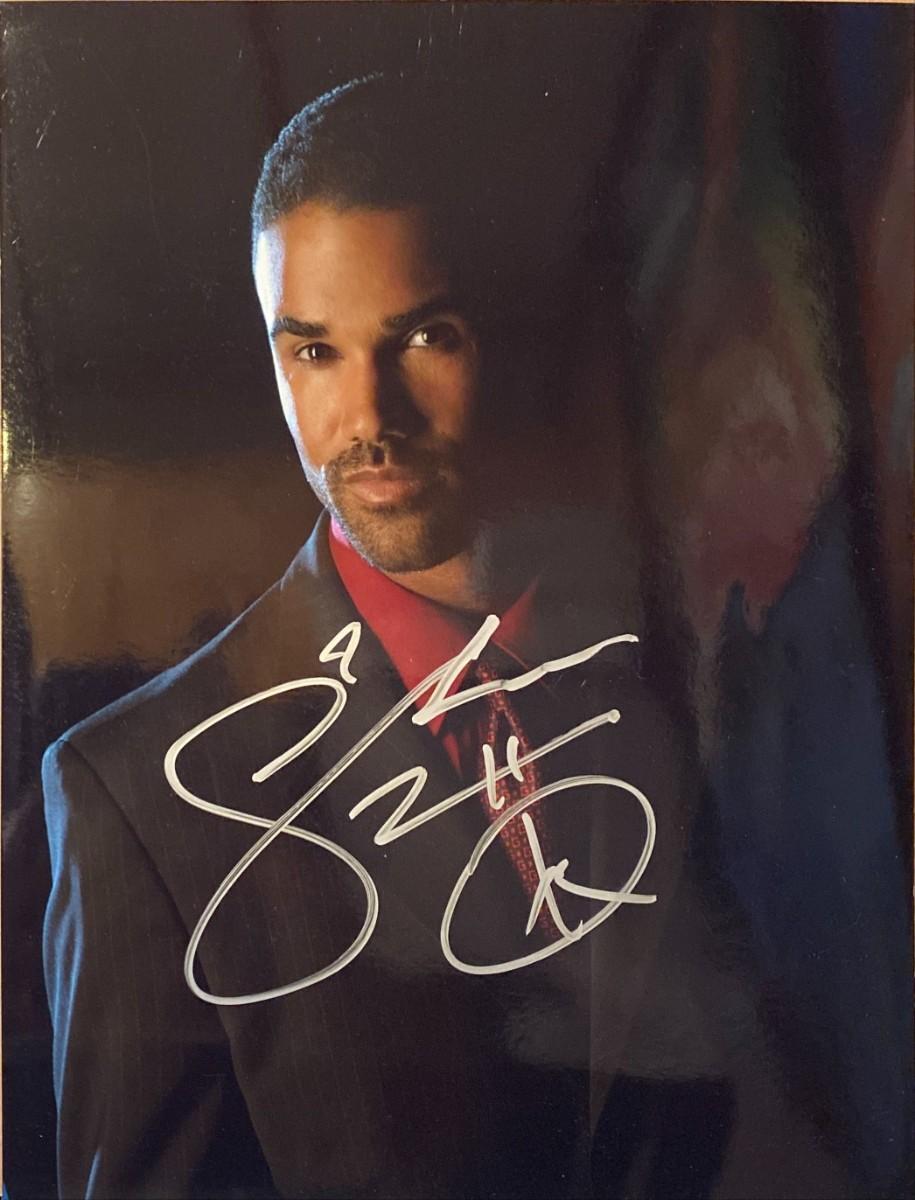 Shemar Moore signed photo | EstateSales.org