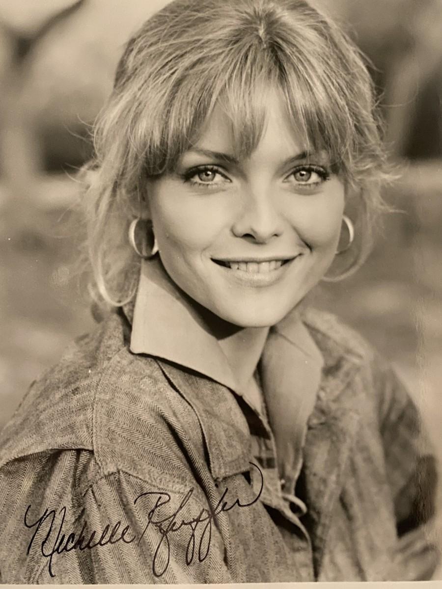 Michelle Pfeiffer signed photo | EstateSales.org