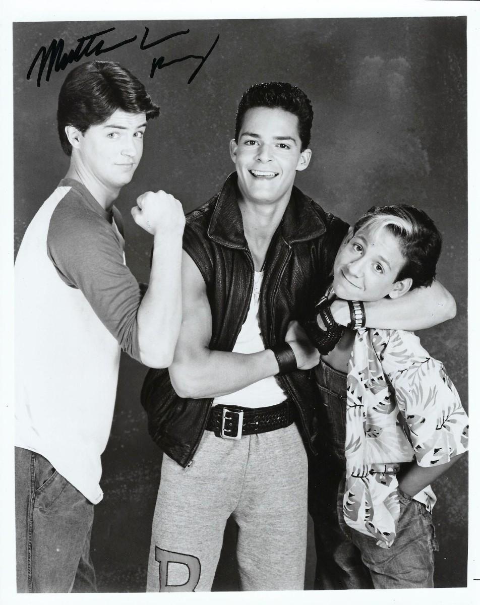 Friends Matthew Perry signed photo | EstateSales.org