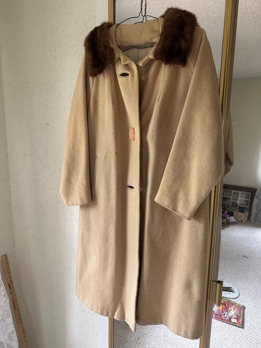 Vintage Camel Coat with Fur Collar | EstateSales.org