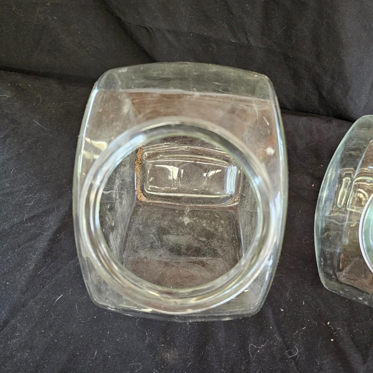 Three Apothecary Jars With Lids Ws Js