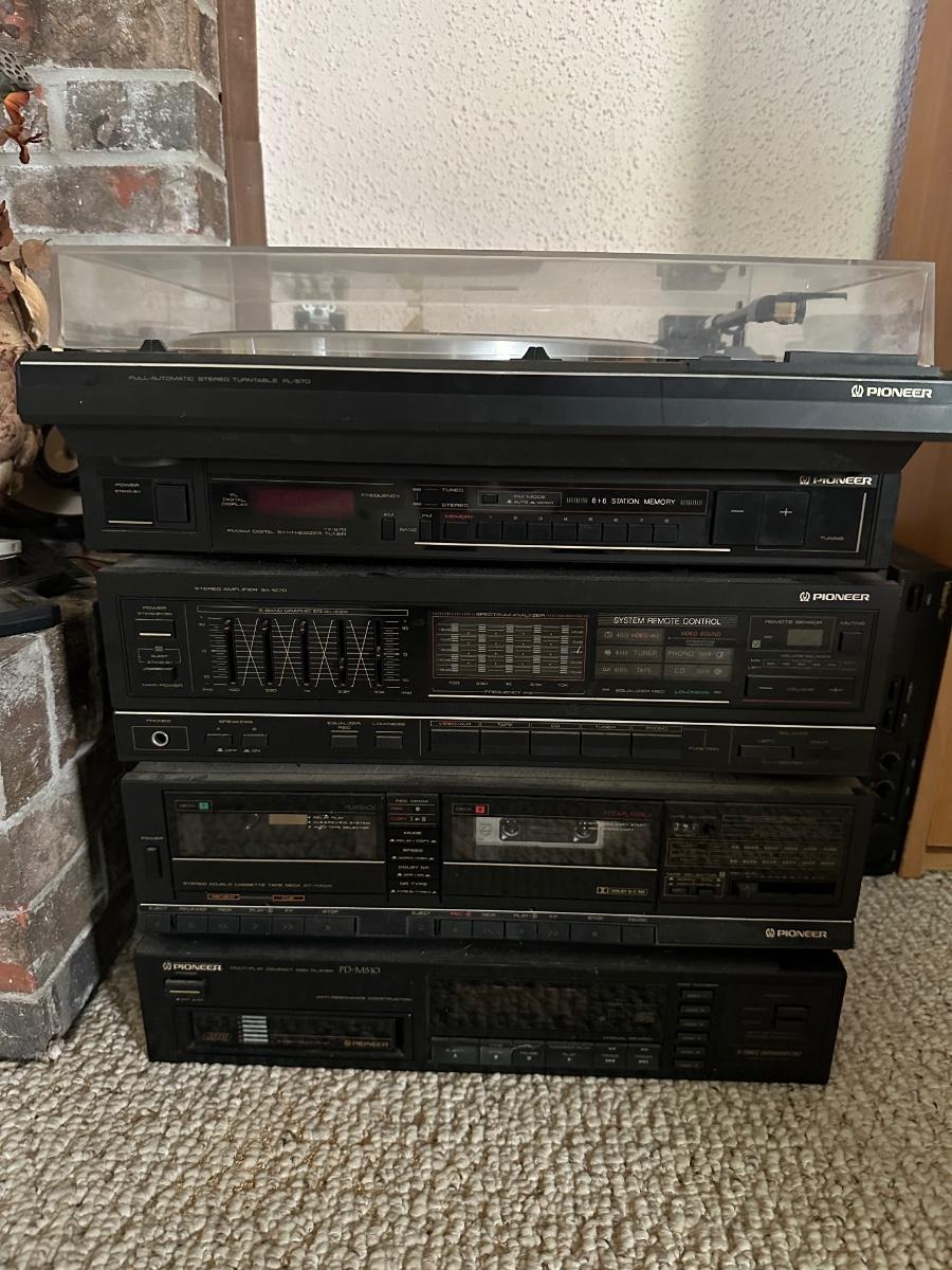 Pioneer Stereo set. | EstateSales.org