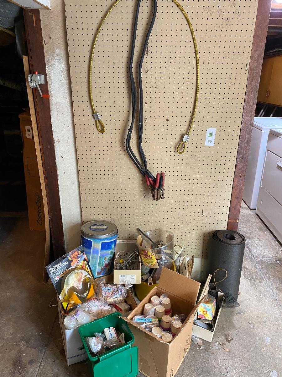 Lot of miscellaneous household items | EstateSales.org