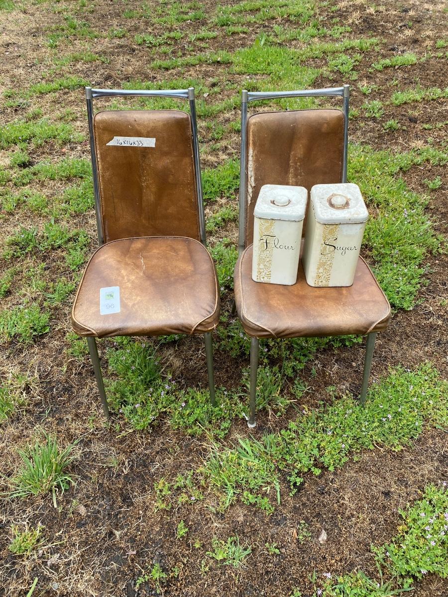 Pair of chairs and 2 tin canisters | EstateSales.org