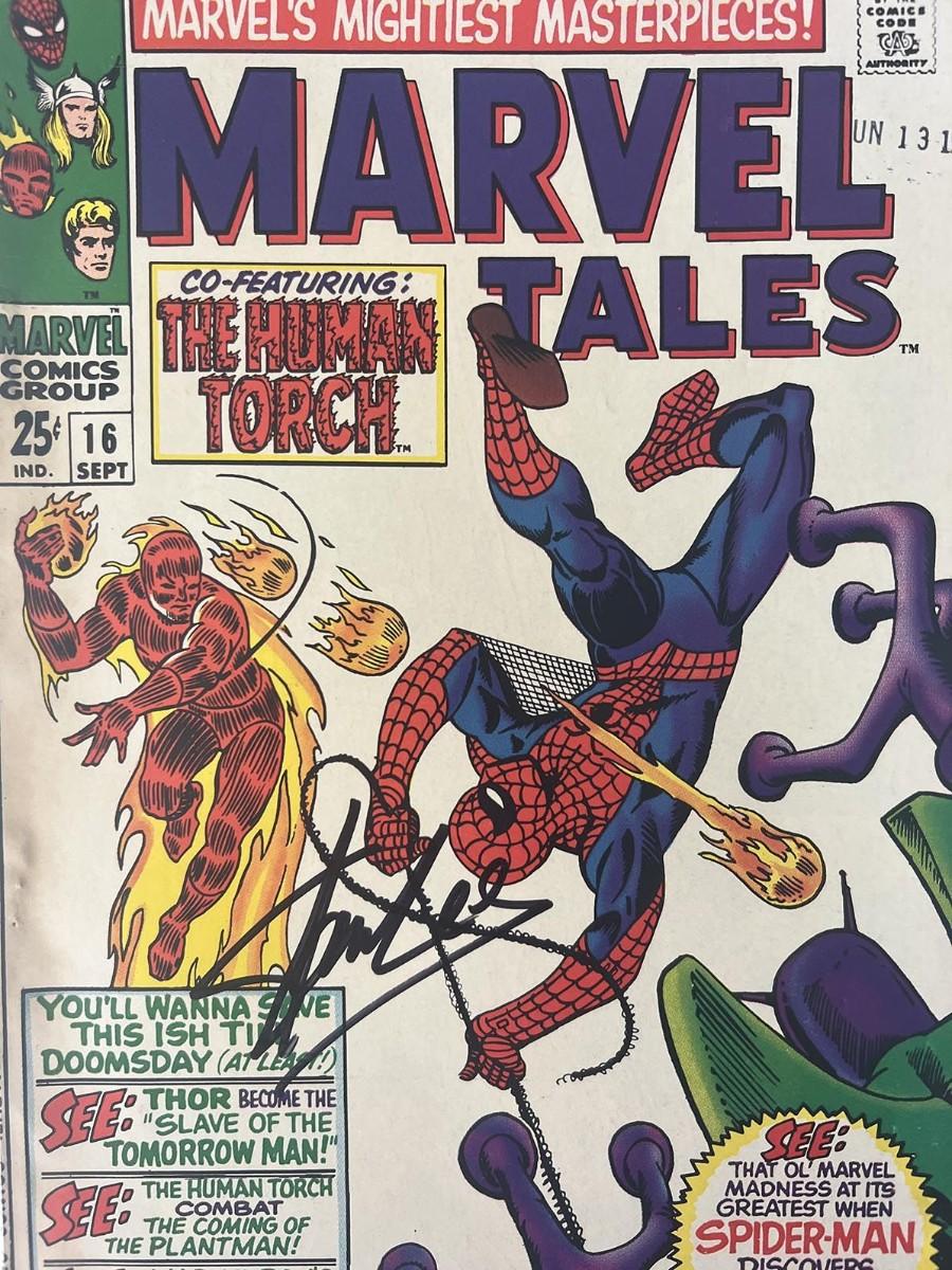 Stan Lee signed comic book | EstateSales.org