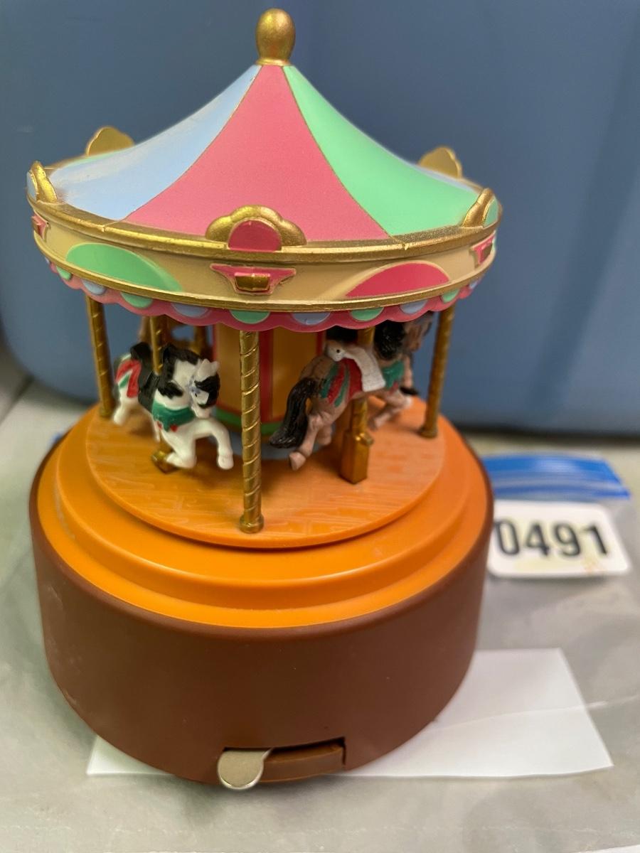 Merry go round music box | EstateSales.org