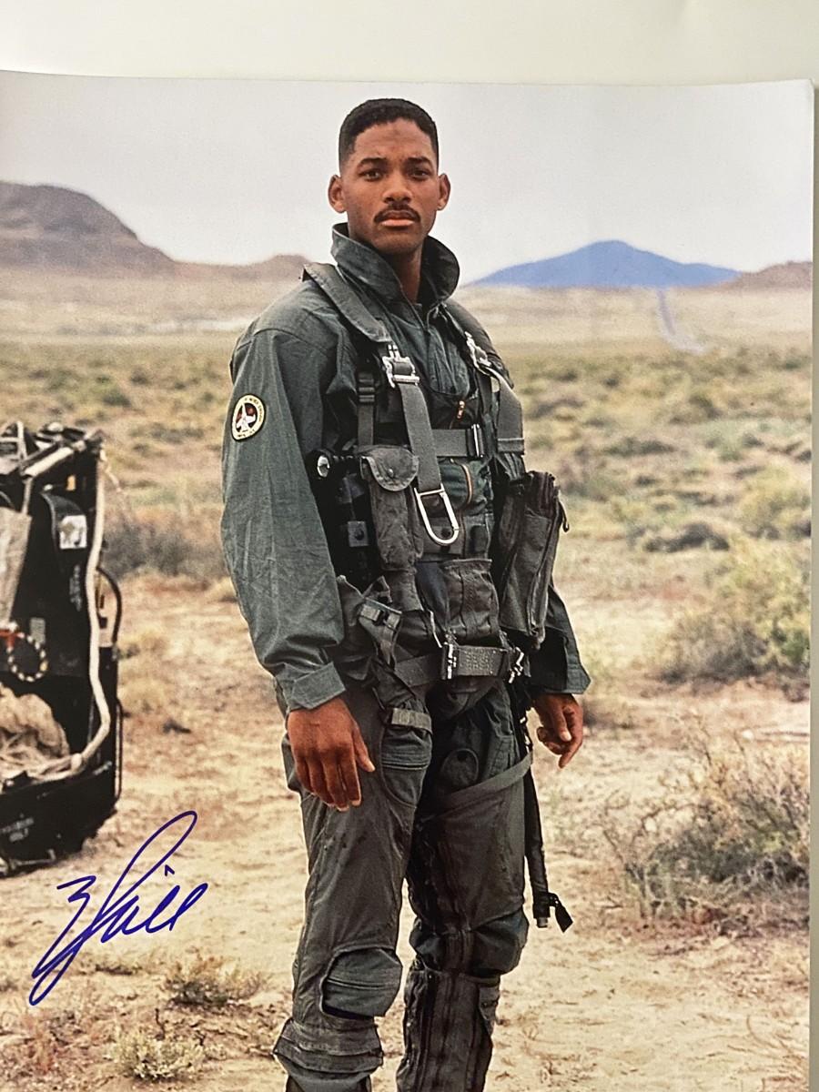 Independence Day Will Smith signed photo | EstateSales.org