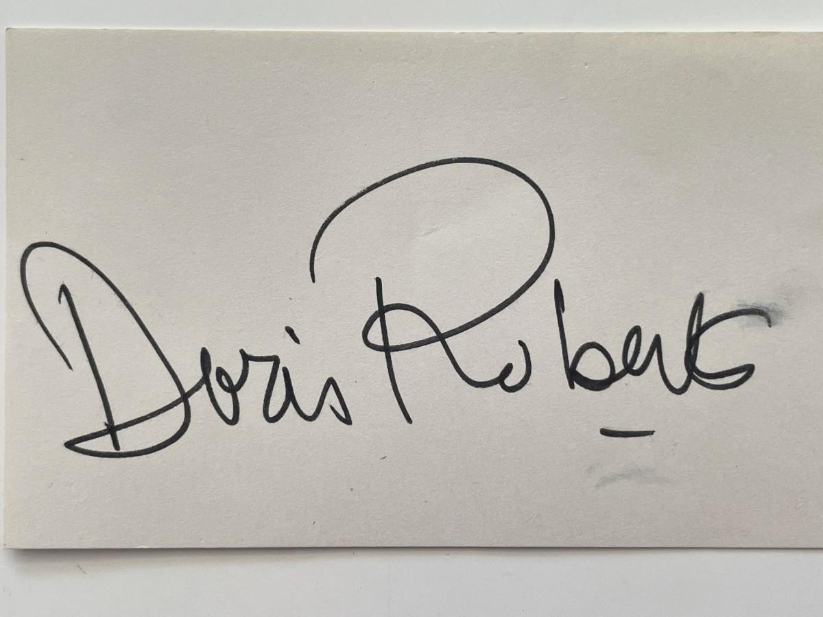 Doris Roberts original signature cut | EstateSales.org