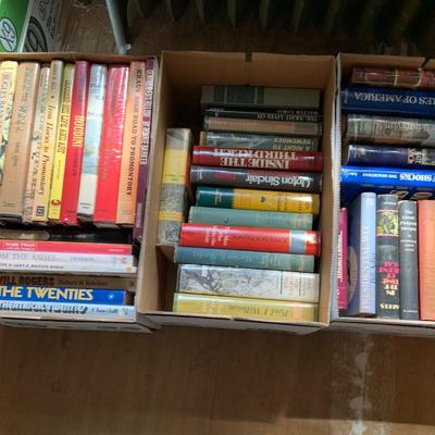 LOT:31G: Large Collection of Books | EstateSales.org