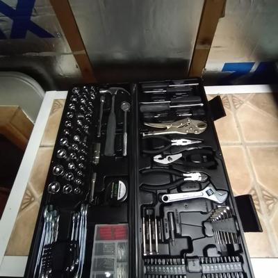 CARRY CASE TOOL KIT | EstateSales.org