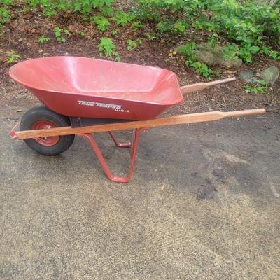True Temper Wheelbarrow (G-DW) | EstateSales.org