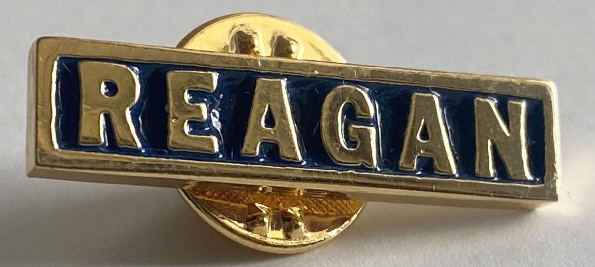 40th POTUS Ronald Reagan pin | EstateSales.org