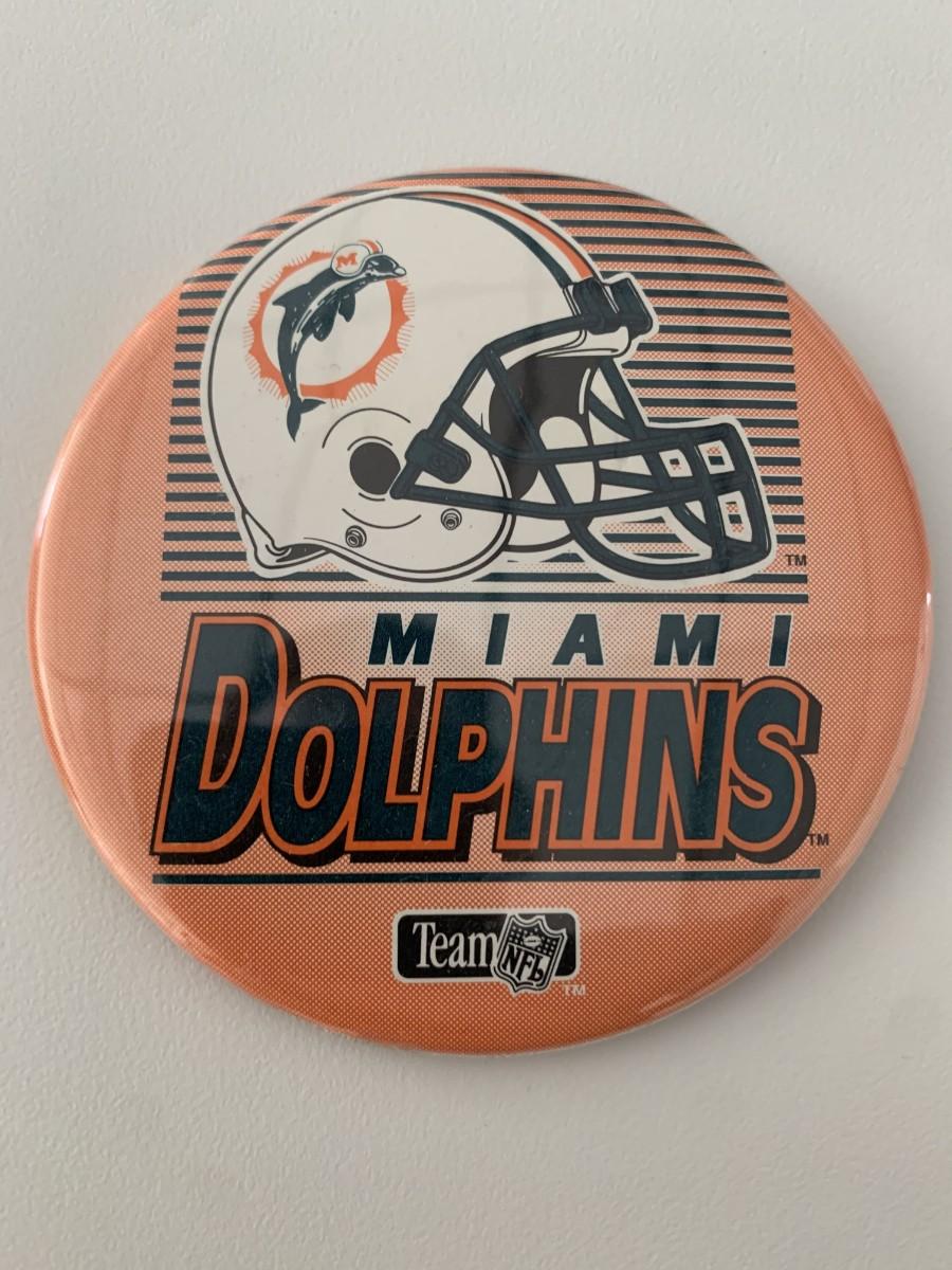 Miami Dolphins NFL Pin | EstateSales.org