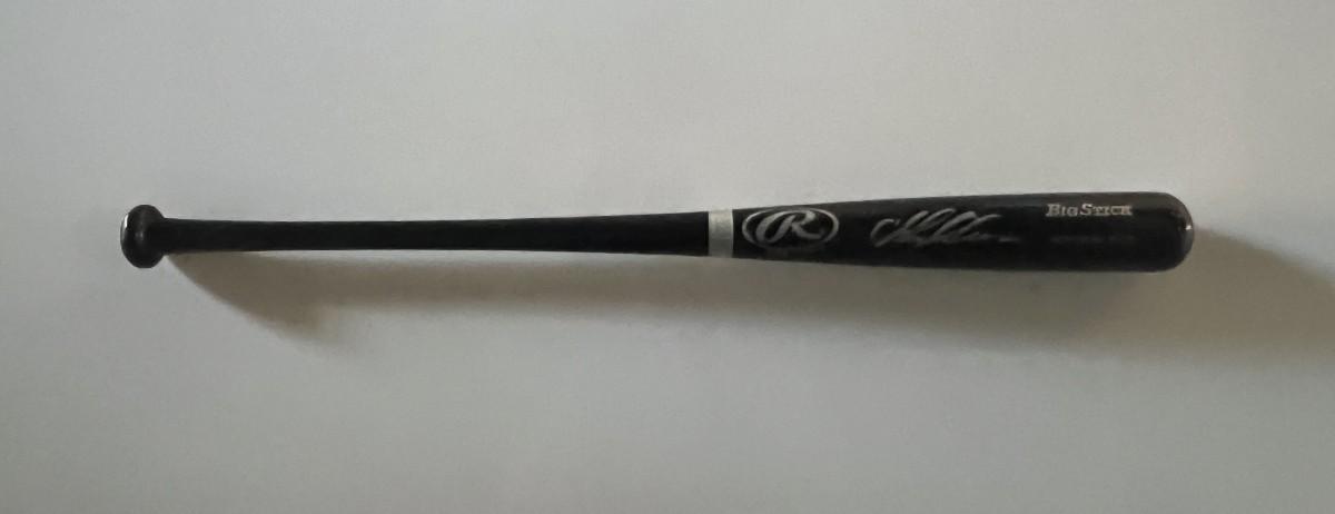 Mark McGwire signed baseball bat | EstateSales.org