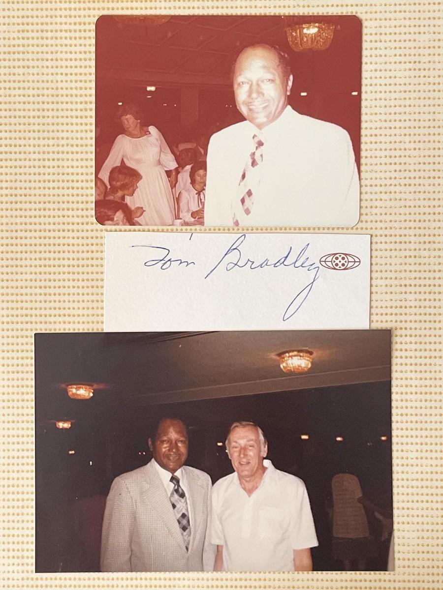 Former Los Angeles Mayor Tom Bradley original signature and photos ...