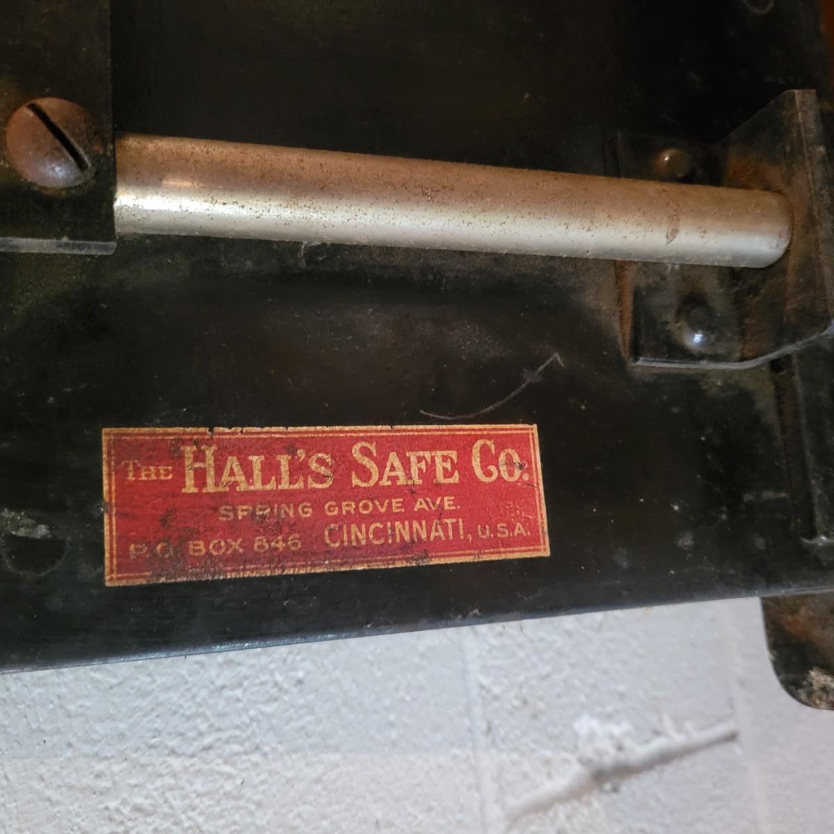 Hall's Safe Co Antique Safe (1G-DW) | EstateSales.org