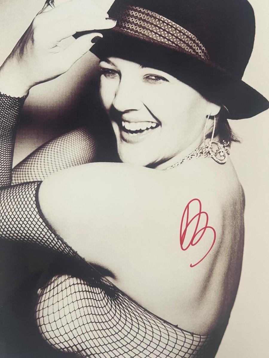 Drew Barrymore Signed Photo Estatesales Org