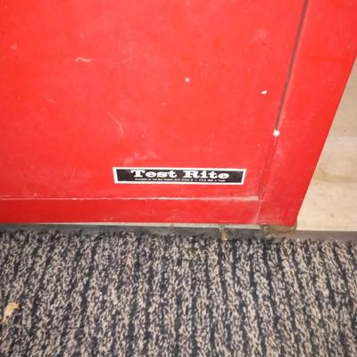 SMALLER TEST RITE TOOL CHEST | EstateSales.org