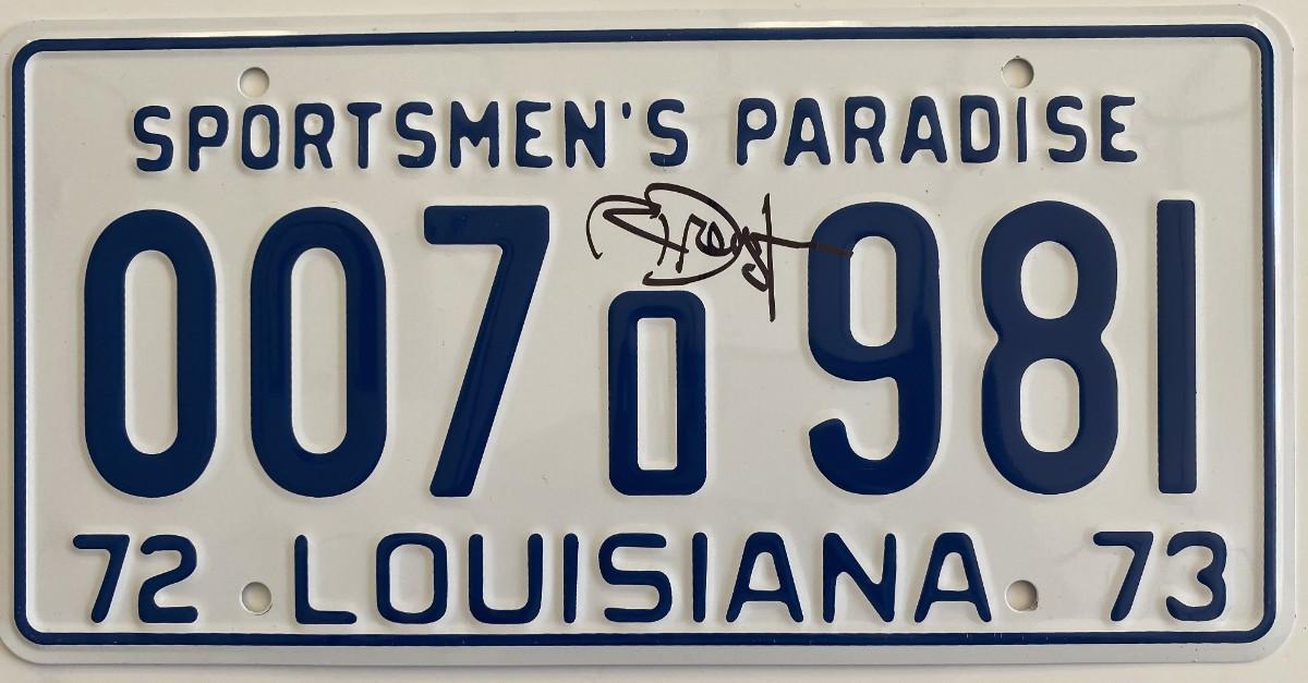 Richard Dreyfuss signed license plate - Beckett | EstateSales.org