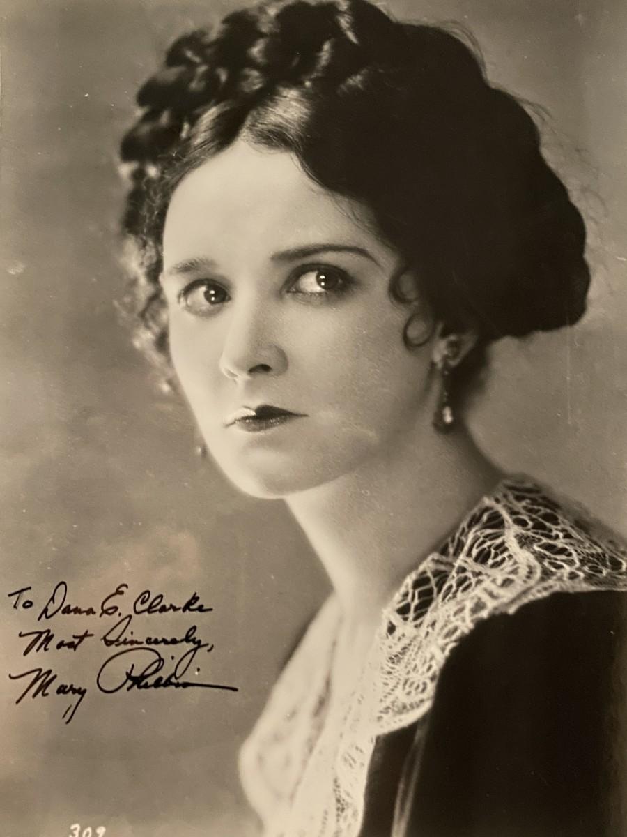 Phantom of the Opera Mary Philbin signed photo | EstateSales.org