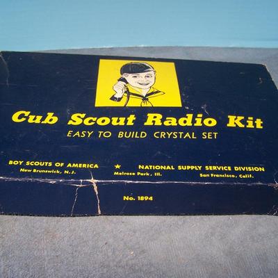 LOT 170 VINTAGE CUB SCOUT RADIO SET | EstateSales.org