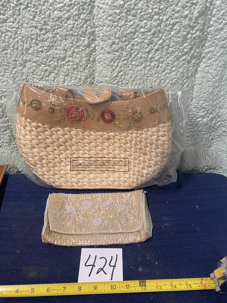 Purses | EstateSales.org