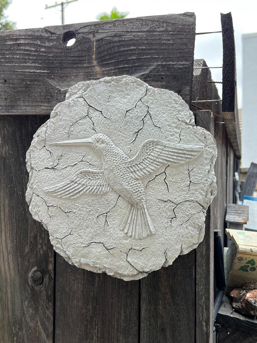 Hummingbird Stone Plaster Wall Hanging Plaque Circular Garden Art Decor ...