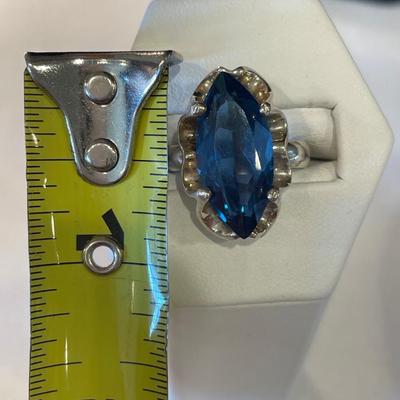 Large blue stone set in sterling | EstateSales.org