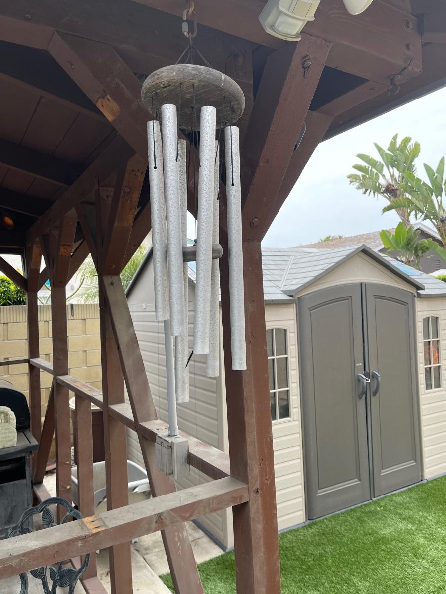 Small Metal Tube Wind Chimes | EstateSales.org