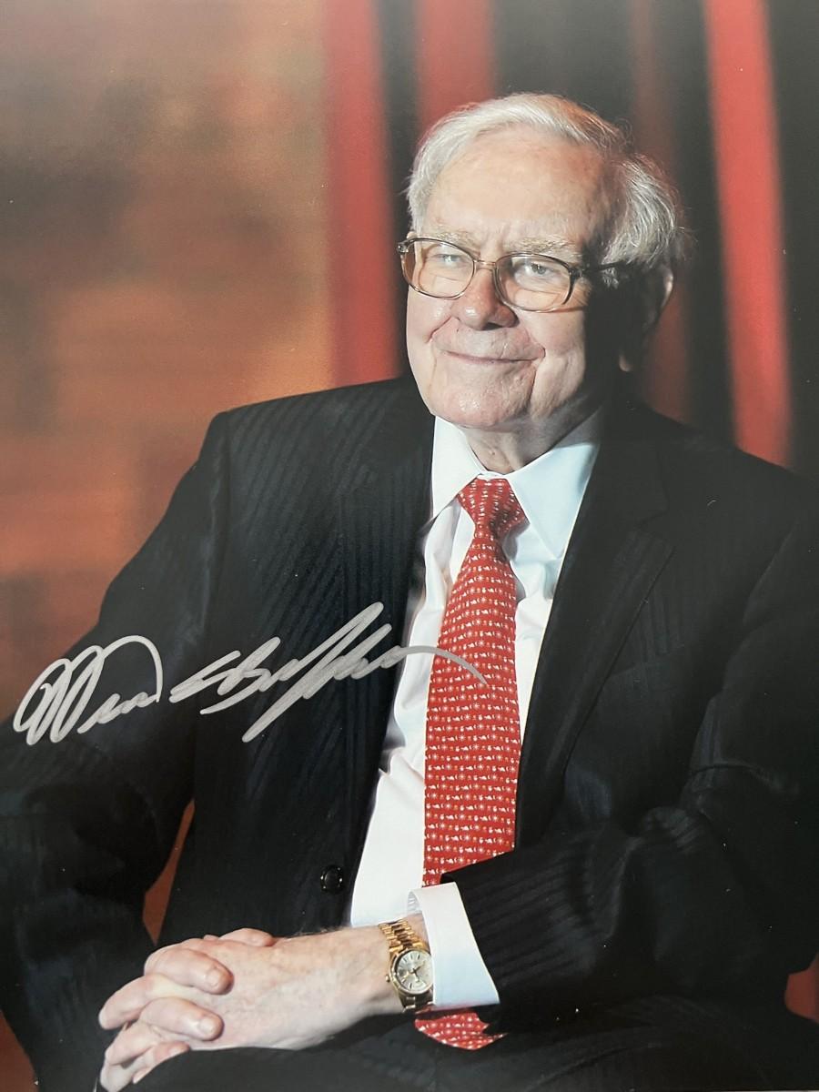 Warren Buffett signed photo | EstateSales.org