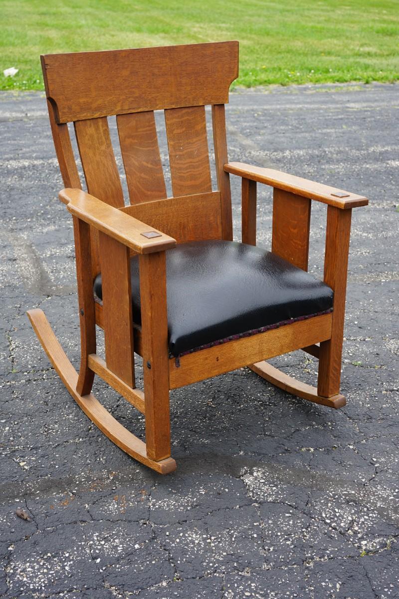 EARLY 1900'S ARTS AND CRAFTS QUARTER SAWN OAK ROCKER | EstateSales.org