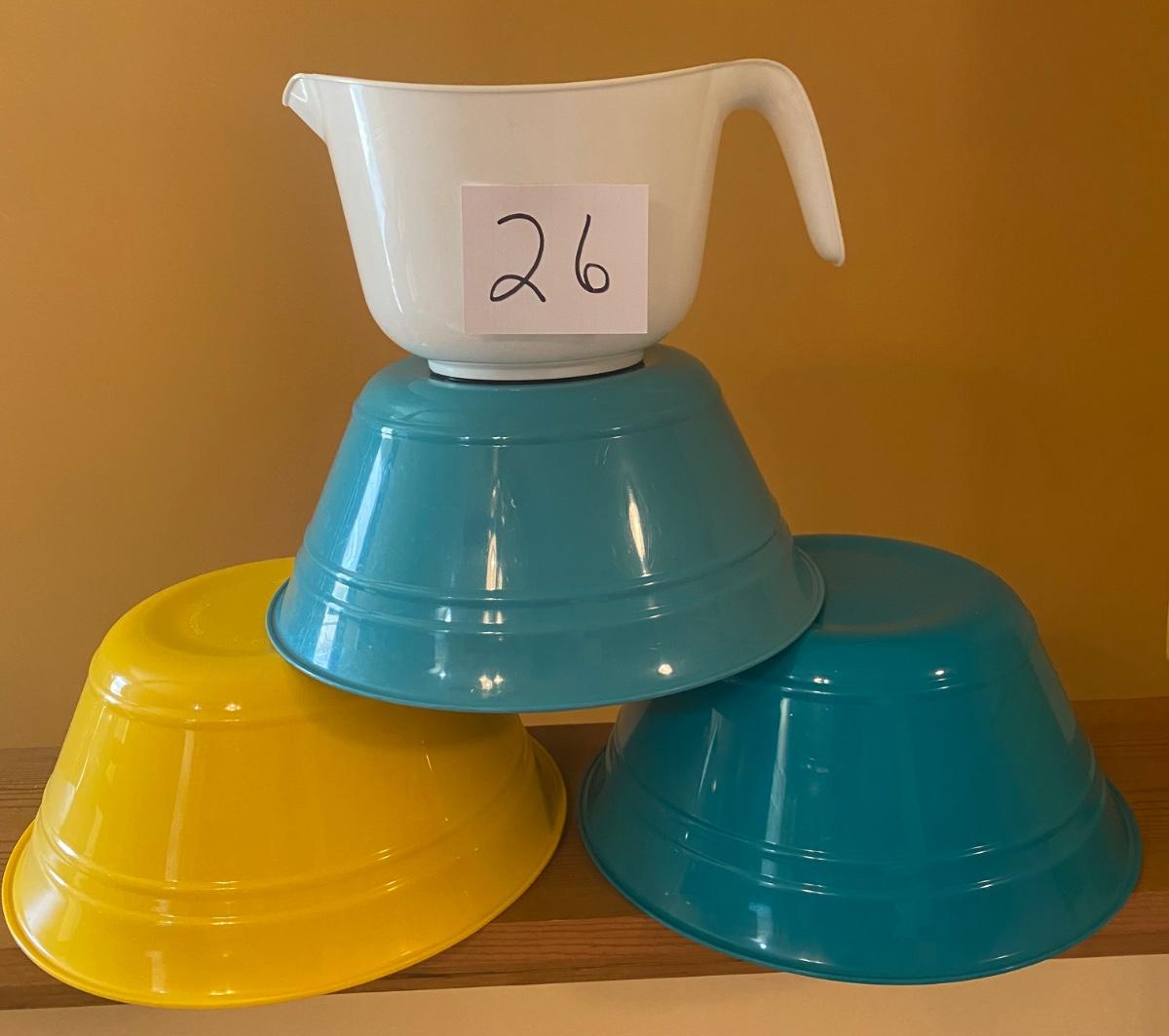 Plastic Ware | EstateSales.org