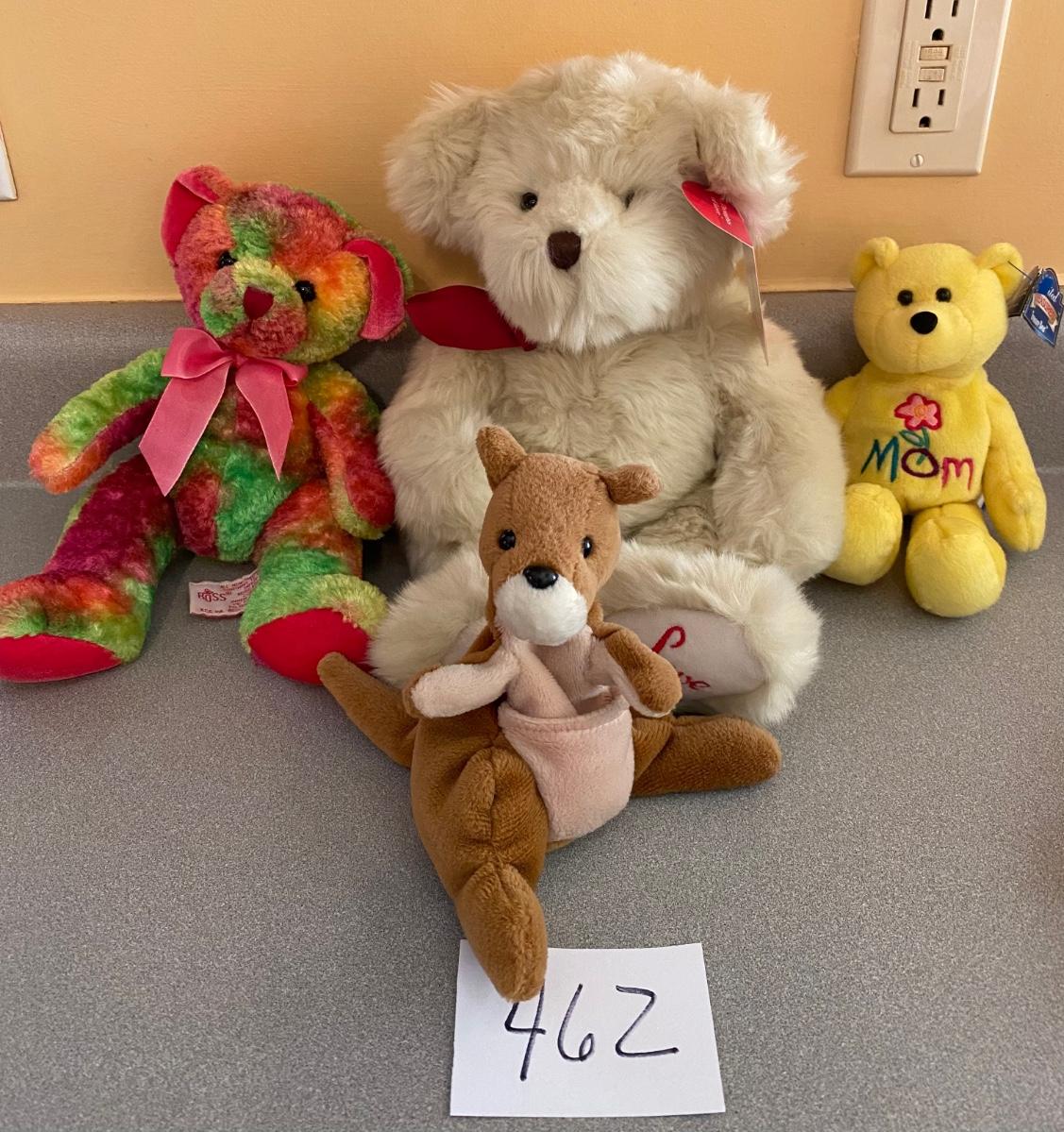 Kangaroo and Bears | EstateSales.org