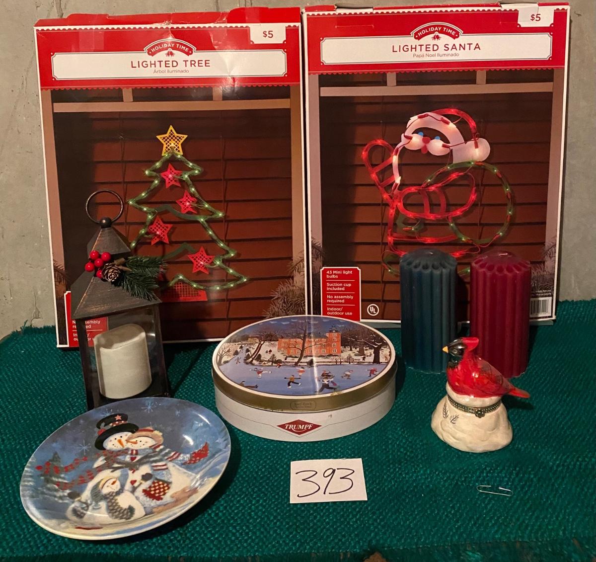 Holiday Decor | EstateSales.org