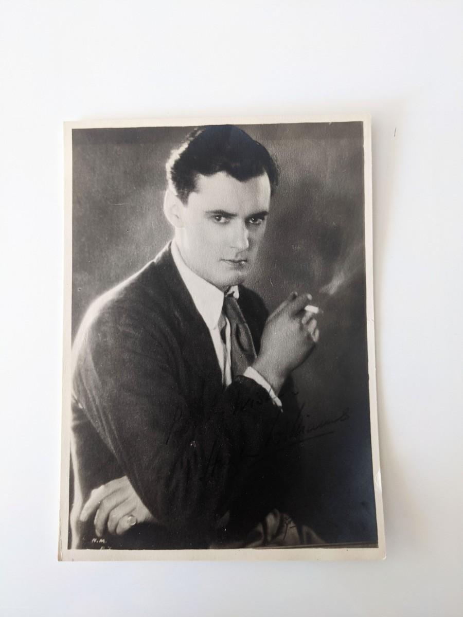 Hugh Williams signed photo | EstateSales.org