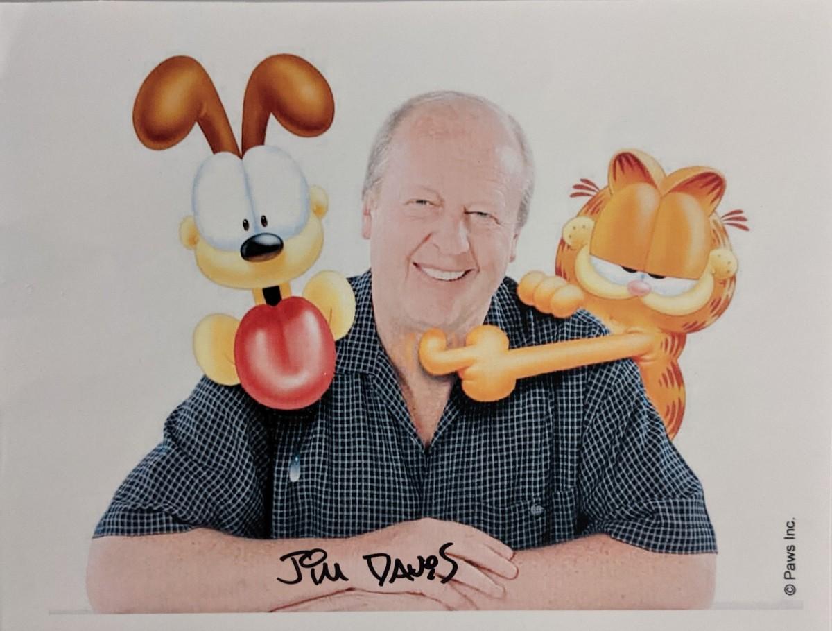 Jim Davis Signed Garfield Photo | EstateSales.org