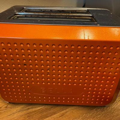 Orange toaster | EstateSales.org