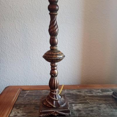 PAIR OF MATCHING SLENDER TABLE LAMPS | EstateSales.org