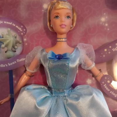 DISNEY PRINCESS FLUTTER FANTASY CINDERELLA 2002 | EstateSales.org