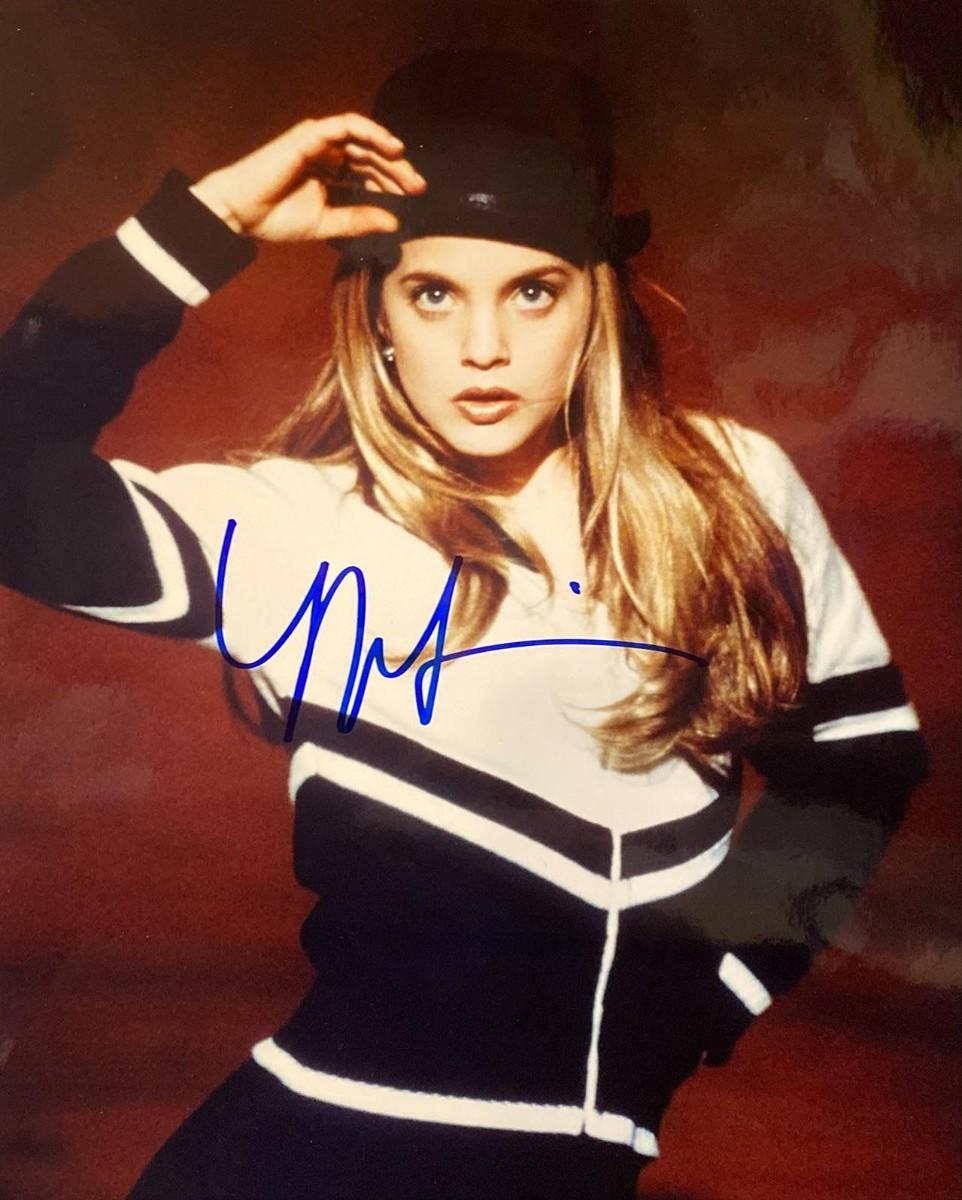 Mena Suvari signed photo | EstateSales.org