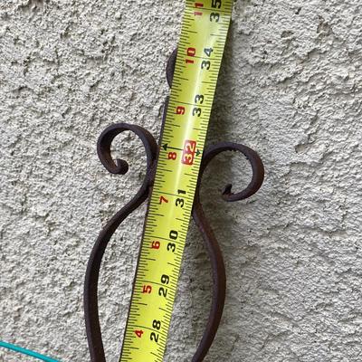 Weathered Rusty Wrought Iron Scroll Work Cross | EstateSales.org